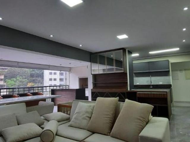 Apartamento mobiliado com 3 suítes, 3garagens, 141 m² à venda em Morumbi