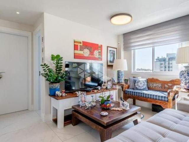 Apartamento mobiliado com 3 quartos sendo 1 suíte com vaga coberta escriturada