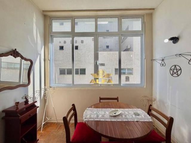 Apartamento mobiliado a 50 metros da Praia das Pitangueiras – Alfa Imóveis Guarujá