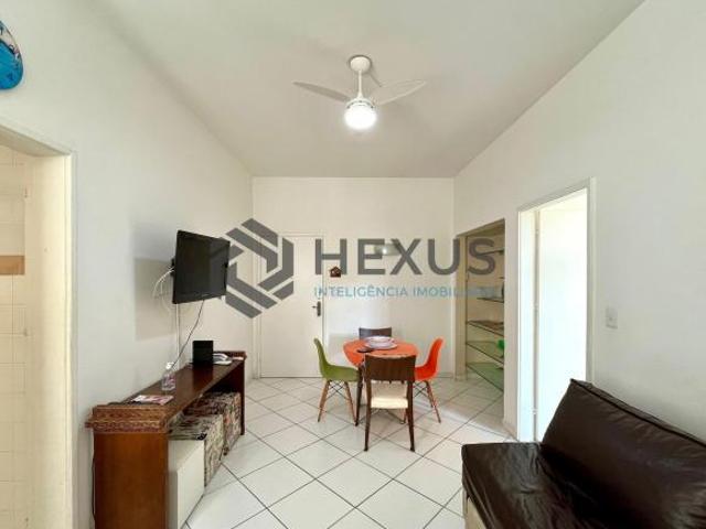 Apartamento mobiliado a uma quadra da Praia das Pitangueiras, Guarujá