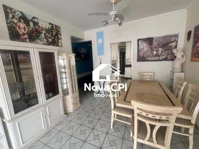 Apartamento Mobiliado à Venda – 2 Quartos, 1 Vaga, Dep. de Empregada – 200m da Praia | Frente Rua