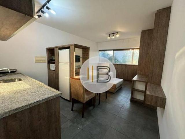 Apartamento Mobiliado à venda, 32 m² por R$ 380.000 Centro Cívico Curitiba/