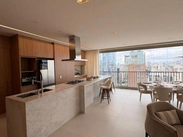 Apartamento mobiliado a venda, 3 suítes, 3 vagas Itaim Bibi/SP