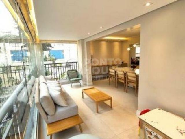 Apartamento mobiliado à venda bairro Bosque da Saúde 3 suítes e 2 banheiros
