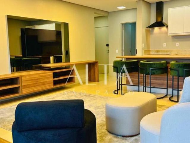 Apartamento MOBILIADO À VENDA com 2 suítes e 2 vagas a 300m do Shopping Faria Lima da JHSF