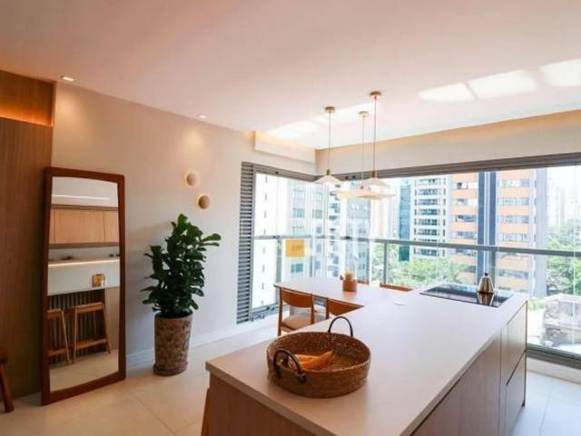 Apartamento mobiliado à venda com 77m², 2 dormitórios, 1 suíte e 1 vaga