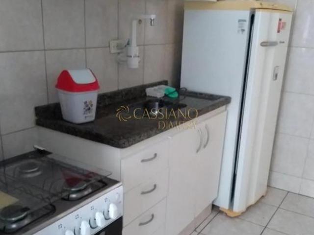 Apartamento mobiliado à venda de 40m² | 01 dormitório, 01 banheiro e 01 vaga de garagem | Centro | S