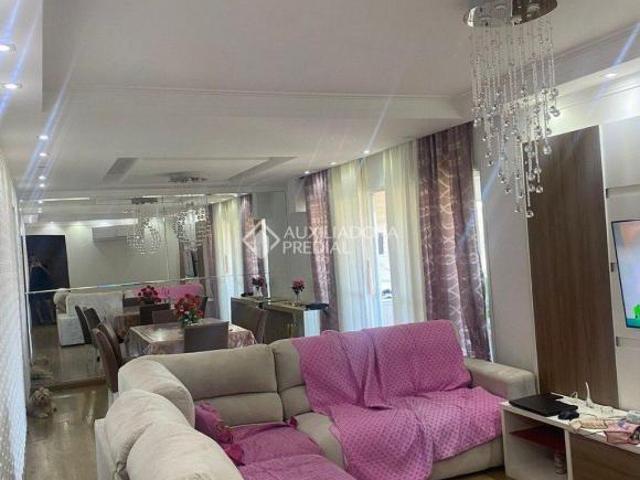 APARTAMENTO MOBILIADO Á VENDA EM CONDOMINIO CLUBE NO CENTRO