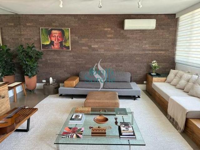 Apartamento Mobiliado à Venda em Jardim Europa São Paulo/SP.