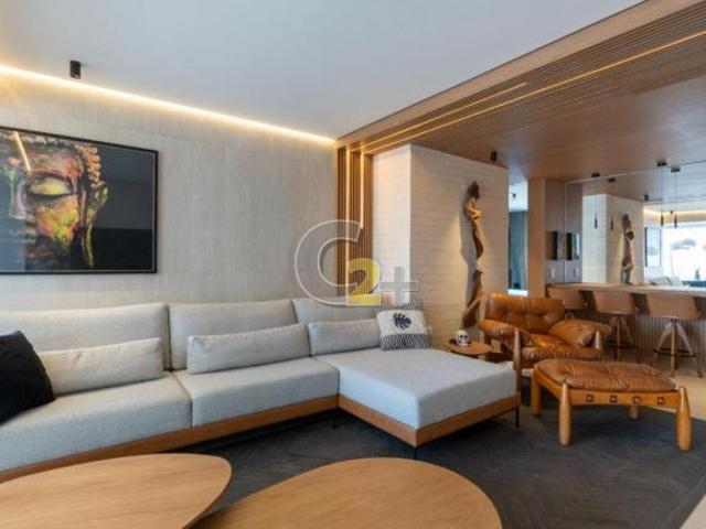 Apartamento Mobiliado à venda em Pinheiros com130m, 2 quartos, 2 suítes e 2 vagas