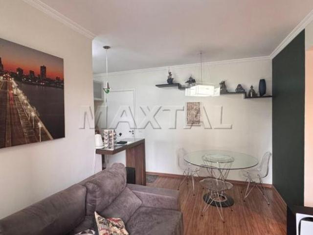 Apartamento mobiliado à venda em Santana de 54 m², com 2 dormitórios, sala com sacada e 1 vaga