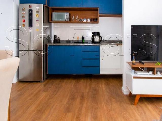 Apartamento Mobiliado à Venda em Santo Amaro com 2 Dormitórios e Varanda