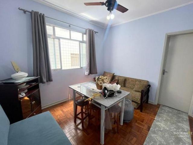 Apartamento mobiliado à venda na Guilhermina, em Praia Grande SP