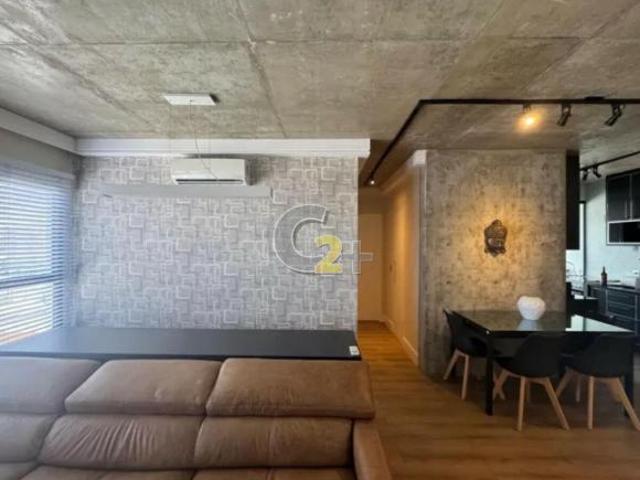 Apartamento mobiliado à venda na Mooca com 2 quartos, sendo 1 suíte e 1 vaga