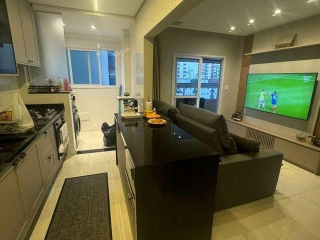 Apartamento mobiliado à venda na Ocian, em Praia Grande SP