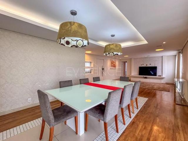 Apartamento mobiliado à venda no Tatuapé com Varanda Gourmet e 178 m² de área útil