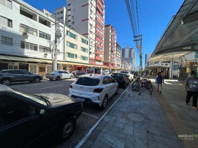 Apartamento mobiliado à venda no Boqueirão, em Praia Grande SP