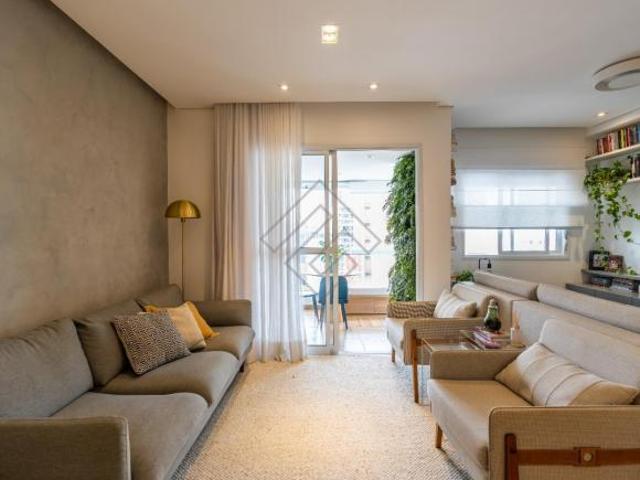 Apartamento mobiliado à venda no Cambuí em Campinas/Sp
