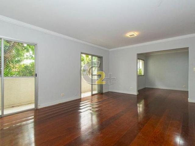 Apartamento mobiliado à venda no Campo Belo com 4 quartos, sendo 1 suíte e 2 vagas