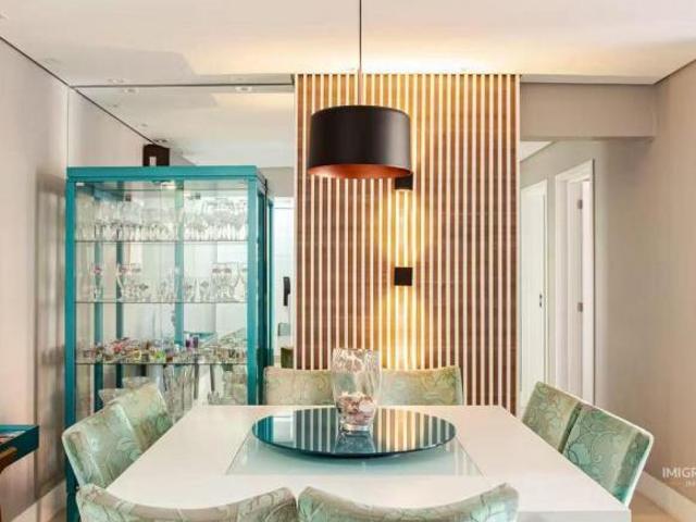 Apartamento mobiliado à venda no Canto do Forte, em Praia Grande SP