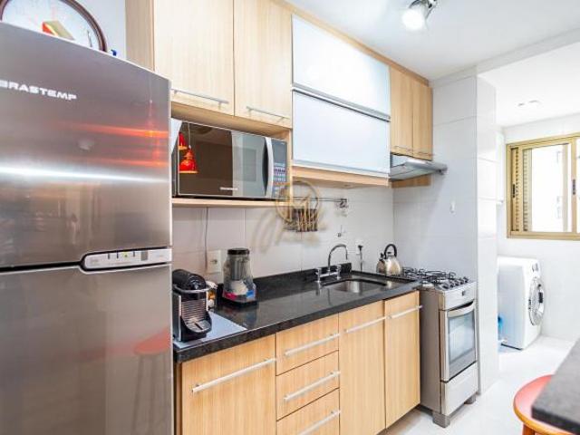 Apartamento mobiliado à venda no Champagnat com 63