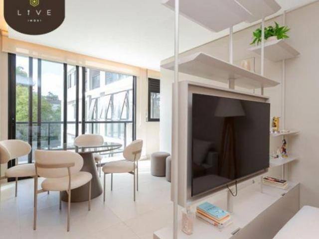 Apartamento mobiliado à venda no Edifício Hedge, 02 quartos, 01 suíte, 2 vagas de garagem no bairro