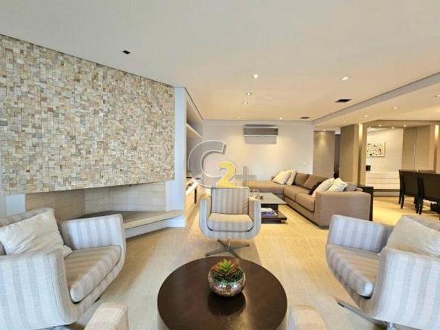 Apartamento Mobiliado a Venda no Itaim Bibi com 163m, 2 suítes com closet, 2 vagas livres