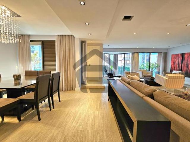 Apartamento Mobiliado à Venda no Itaim Bibi