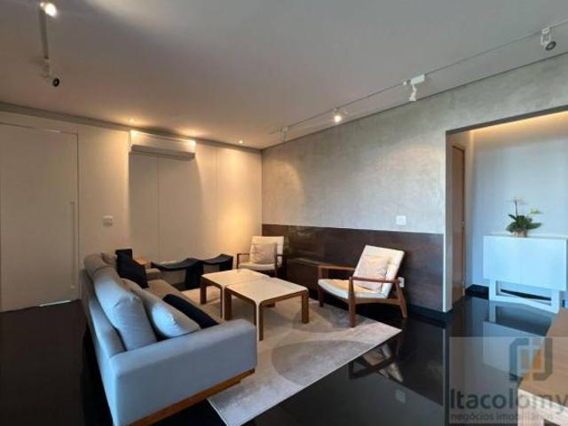 Apartamento mobiliado à venda no Premium Tamboré