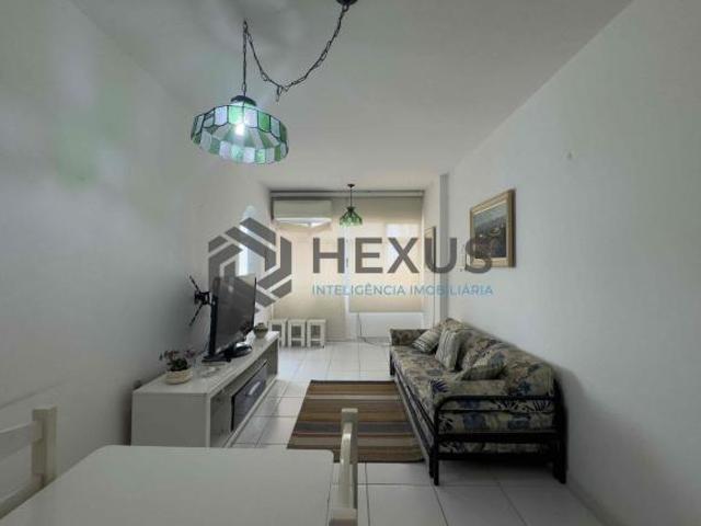 Apartamento mobiliado a duas quadras da Praia das Pitangueiras, Guaruja | Hexus