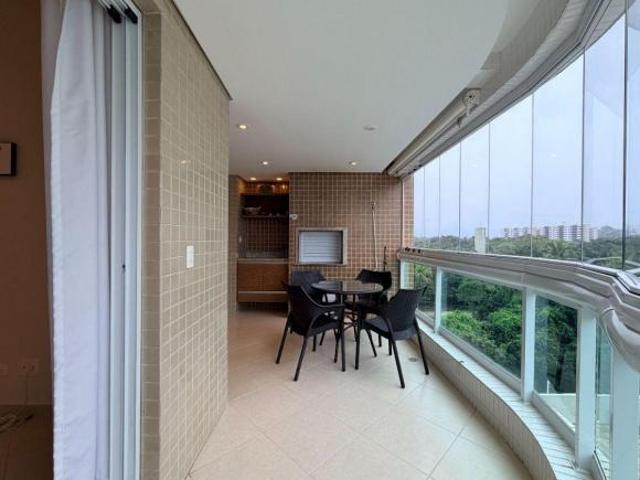 APARTAMENTO MOBILIADO A POUCOS PASSOS DO MAR