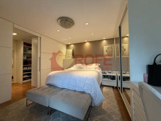 Apartamento de 198 m² com 3 suítes para venda e locação no Brooklin. Andar alto. Vista livre
