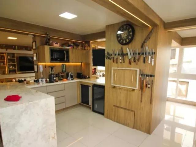 Apartamento mobiliado de 3 dormitórios, 1 suíte e 2 vagas