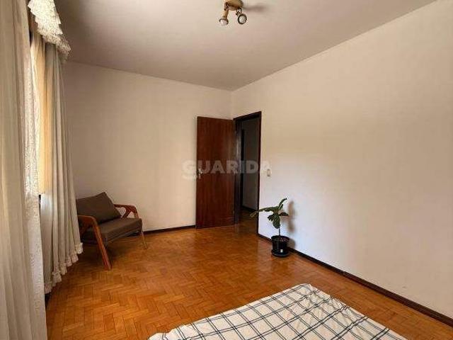 Apartamento mobiliado de 3 dormitórios no bairro Petrópolis COD: 24455