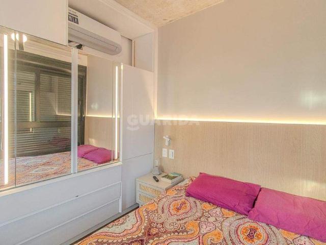 Apartamento mobiliado de 1 dormitório no bairro Menino Deus. COD: 23822