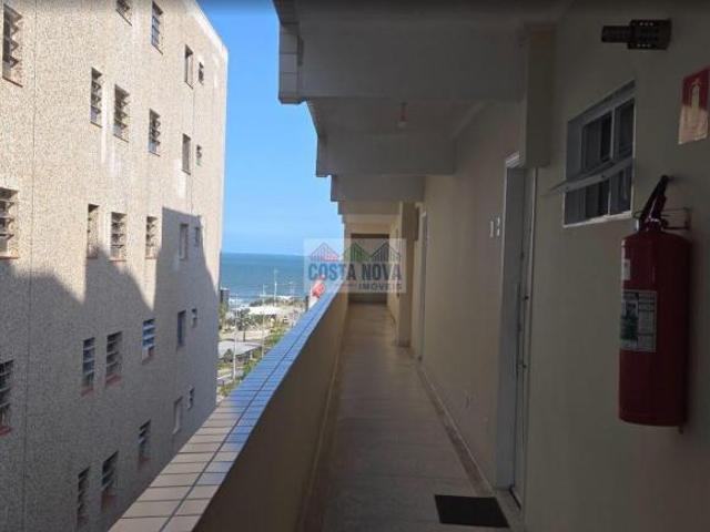 Apartamento mobiliado de 1 dormitório com vista para o mar no Quebra Mar, Santos