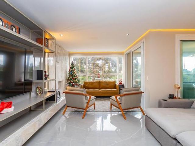 Apartamento mobiliado de 260 m² no Ecoville – 4 su