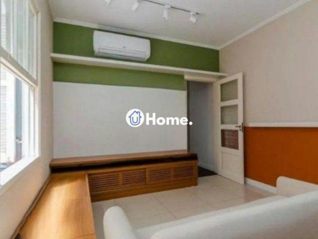 Apartamento mobiliado de 2 dormitórios ao lado da Redenção