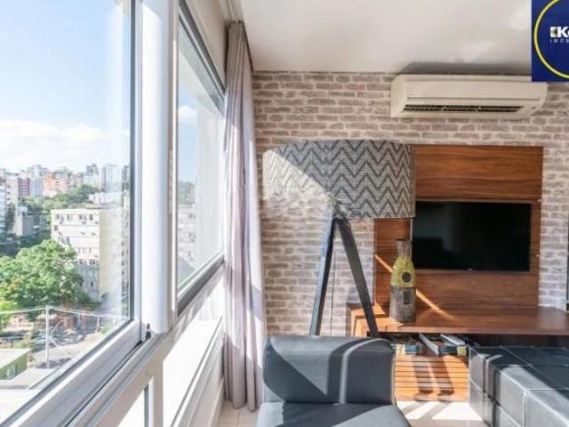 Apartamento Mobiliado de 2 Dormitórios com Suíte e 2 Vagas no Jardim Botânico –
