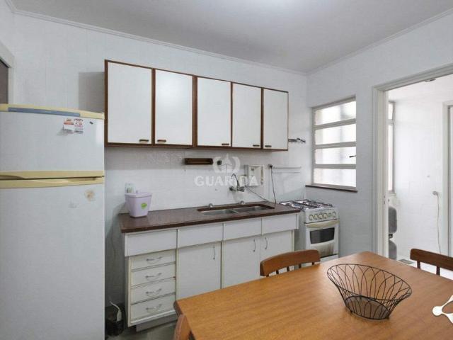 Apartamento mobiliado de 2 dormitórios no bairro Centro Histórico. COD: 8699