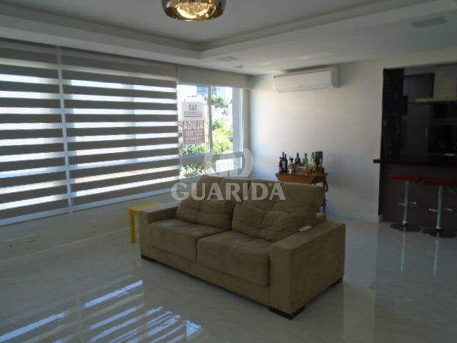 Apartamento mobiliado de 2 dormitórios, sendo 1 suíte no bairro Petrópolis, com VAGA DUPLA COBERTA COD: 3785