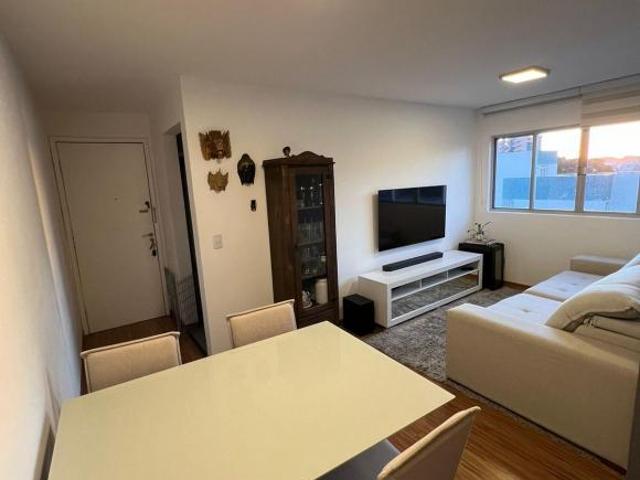 Apartamento mobiliado de 2 quartos c/vaga para venda no Bigorrilho