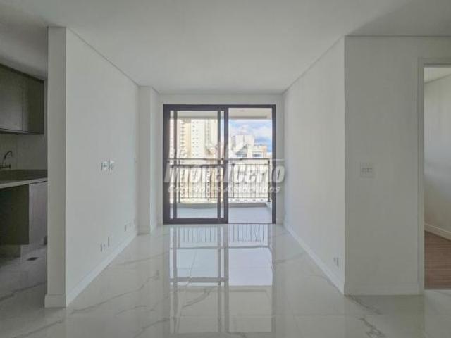 Apartamento mobiliado de 64 m² no 25º andar no Exp