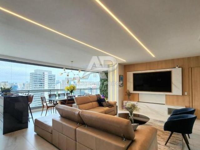 Apartamento Mobiliado de Alto Padrão | 134m² | 2 Suítes | 3 Vagas | Condomínio Edge | Itaim
