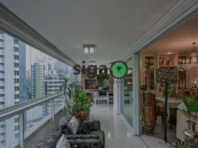 Apartamento Mobiliado de Alto Padrão com 3 Dormitórios, 3 Vagas e Infraestrutura Completa no Morumbi