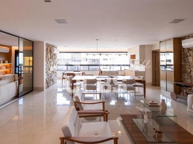 Apartamento mobiliado de alto padrão com 3 suítes e 222 m² no Reserva Newest, 3 vagas, automação com