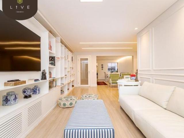 Apartamento mobiliado de alto padrão no Bigorrilho | 3 quartos, 1 suíte, 3 vagas, 167 m² privativos