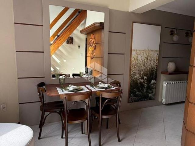 Apartamento mobiliado duplex com dormitórios no Quinta da Serra