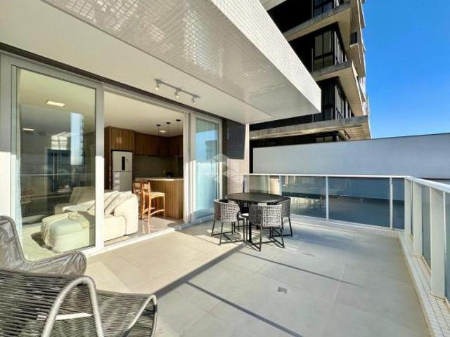 Apartamento mobiliado e decorado, 2 quartos sendo 01 suíte, com Terraço, no bairro Navegantes, em C