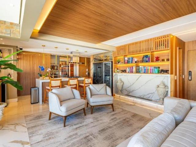 Apartamento mobiliado e decorado à venda no Taquaral em Campinas/SP